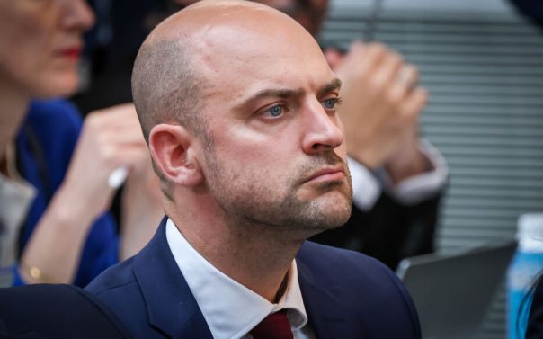 Barrot toujours en 1ʳᵉ ligne contre Israël - JForum